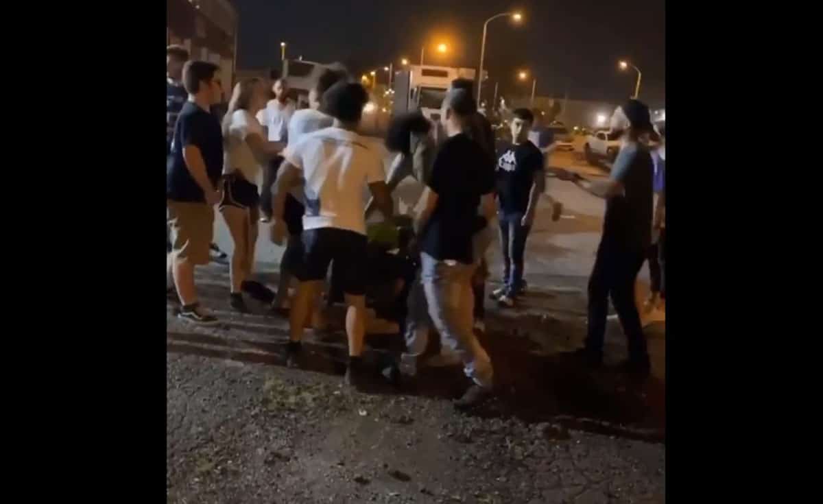 Fight Breaks Out At Street Race In Philly Until Someone Pulls A Gun ...