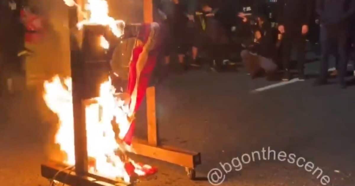 Portland Chaos: March Through Suburbs With Guillotine, Bullhorn ...