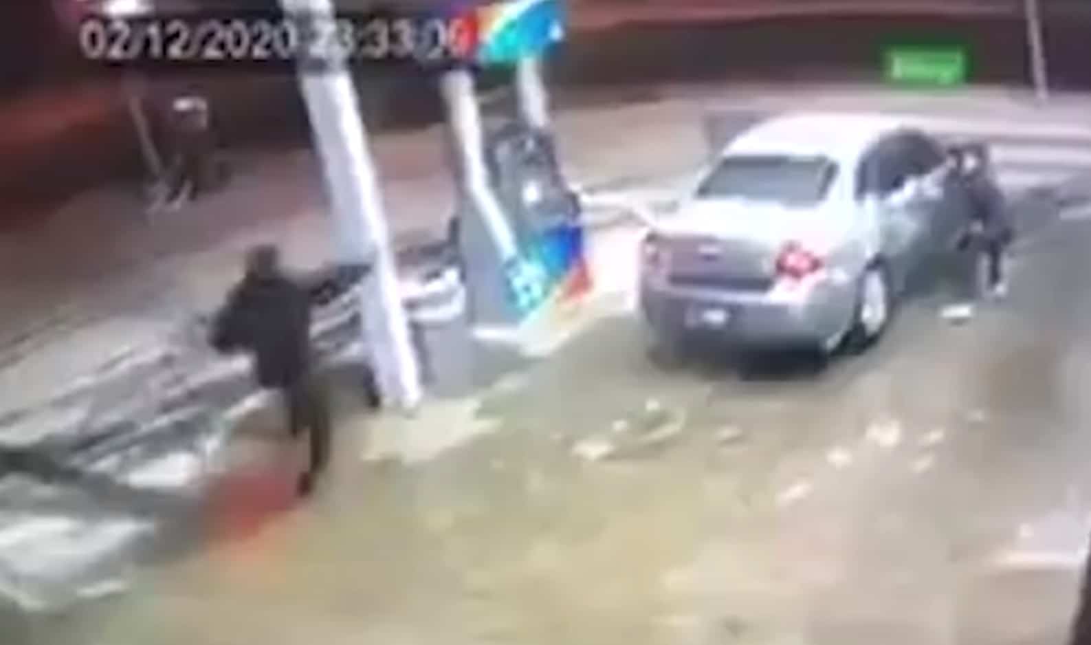 AR Pistol Vs. Glock 23 In Wild Gas Station Shootout Between Good Guy ...