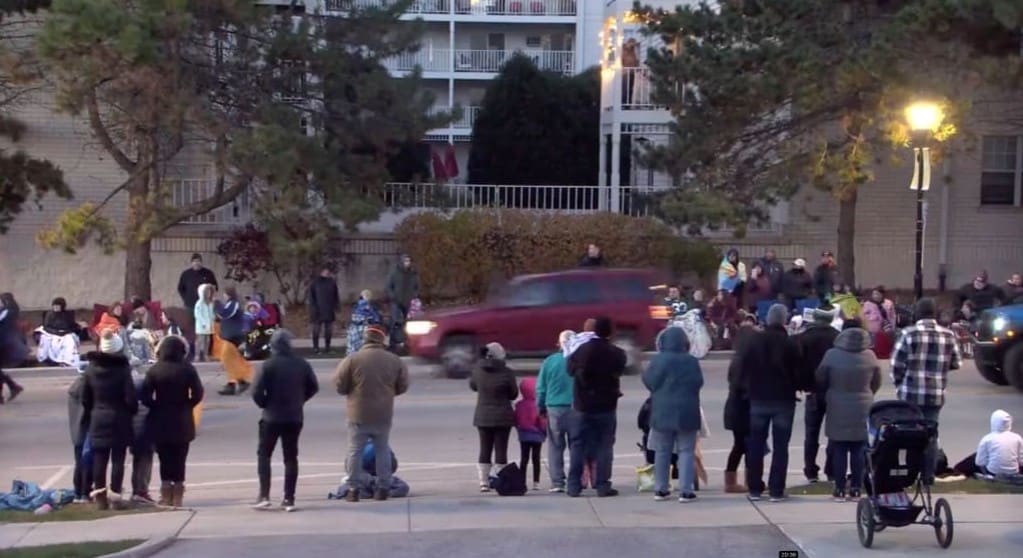 Victims Identified In Parade Massacre, Suspect Said To Be Fleeing ...
